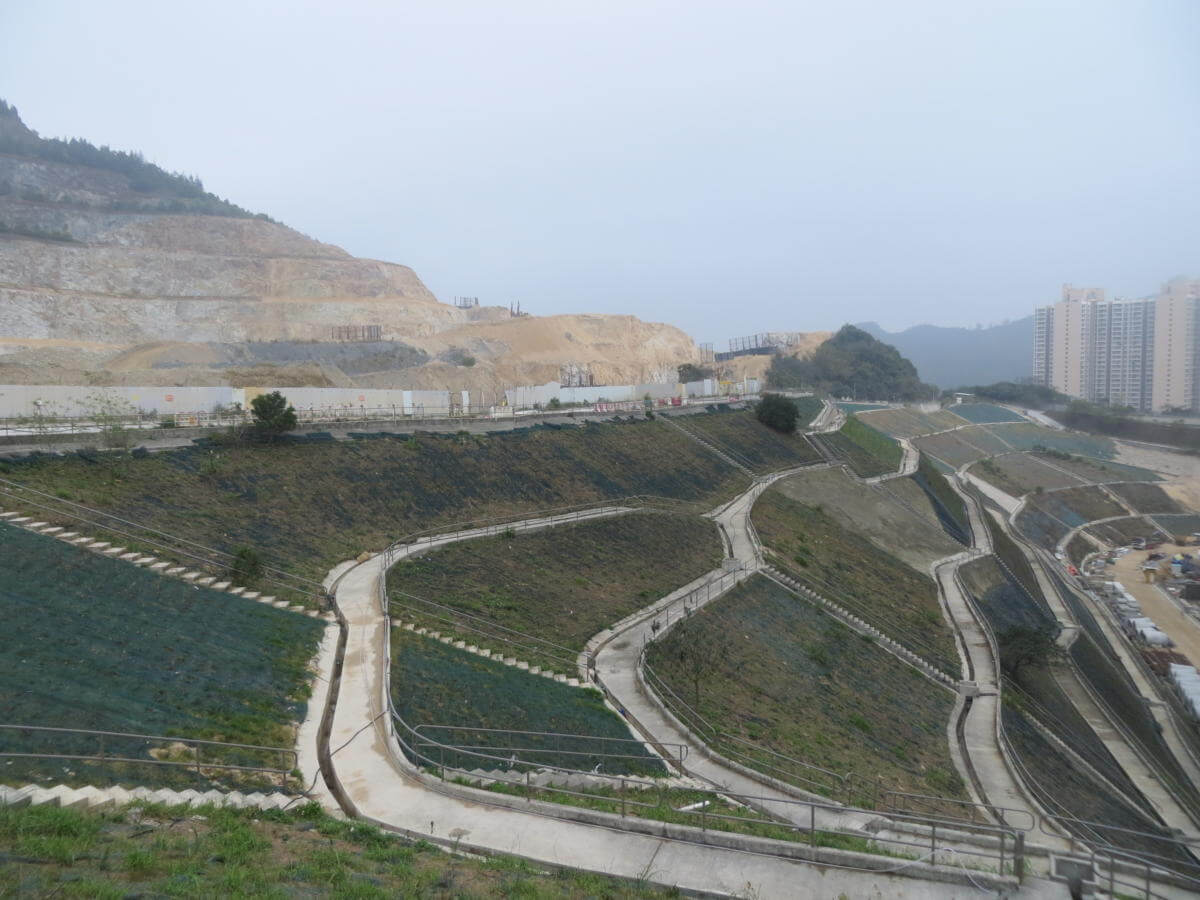 Lui Che Woo – King of Hong Kong Quarries – two newspaper articles – The ...
